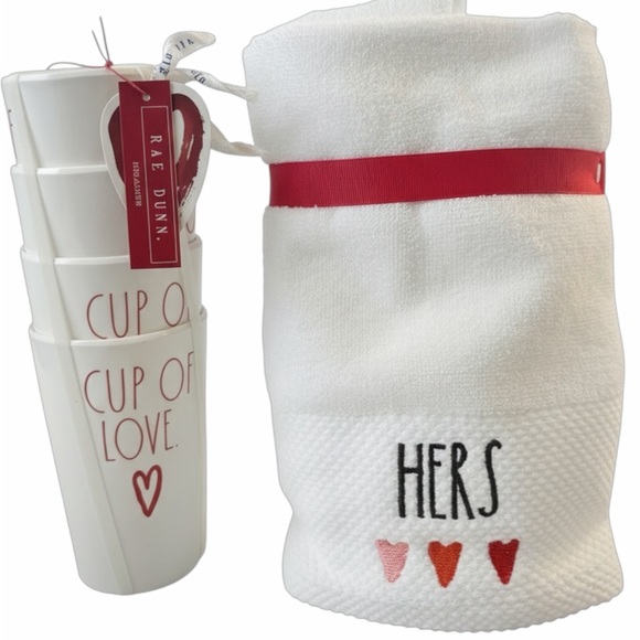 Rae Dunn | Bath | Rae Dunn Set Of 4 Cups Hand Towels Set Of 2 With His ...